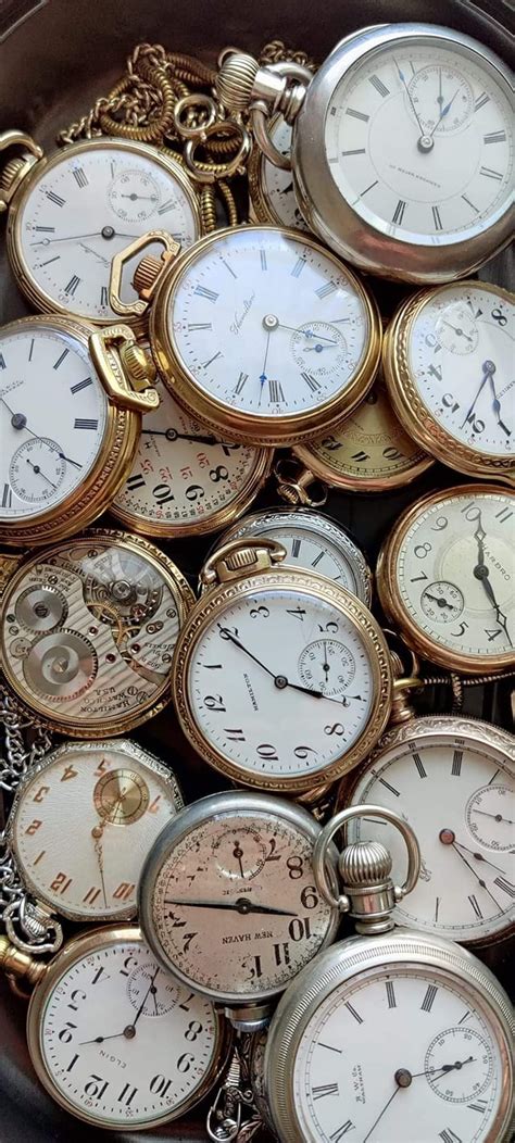 Джобни часовници Facebook