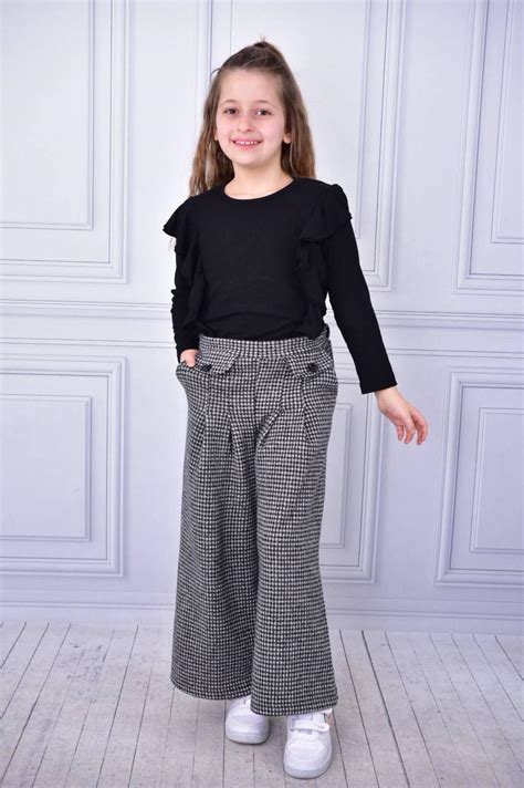 Ekose Pantolonlu K Z Ocuk Kollar F Rf Rl Alt St Tak M En Trend R Nler T Rkiyenin Online