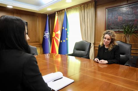 Влада на Република Северна Македонија Портпаролот на Владата Азизи Вклучувањето на жените во