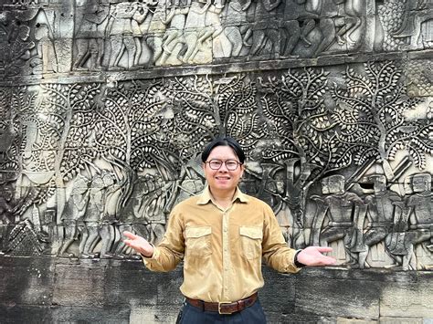 សៀមរាប ០៨ ខែ មិថុនា ឆ្នាំ ២០២២ ម៉ោង ១៧ ១១ ជនជាតិកម្ពុជាម្នាក់ គឺជាមគ្គុទេសក៍ទេសចរណ៍ម្នាក់🇰🇭🏆🇰🇭