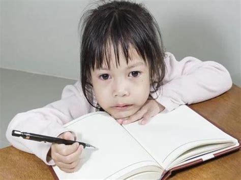 孩子学习遇到困难没信心?想要让孩子爱上学习,得避免 无能感”全能父母全班新浪新闻 孩子学习遇到困难没信心?想要让孩子爱上学习,得避免 无能感”全能父母全班新浪新闻