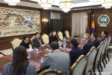 Г Занданшатар Ротари байгууллагын Ерөнхийлөгч Гордон МакИнали хүлээн