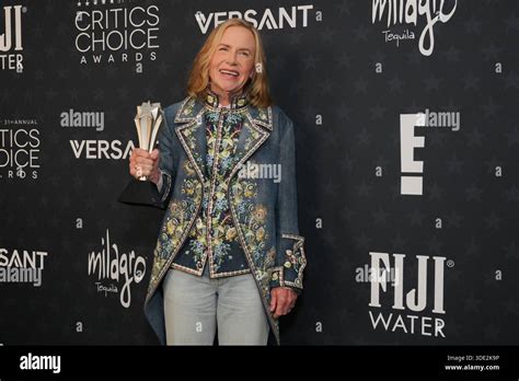 Amy Madigan Winner Of The Award For Best Supporting Actress For