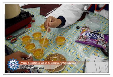 Kursus Cosmetic Product Pelatihan Sabun Mandi Padat Dan Sabun Transparan