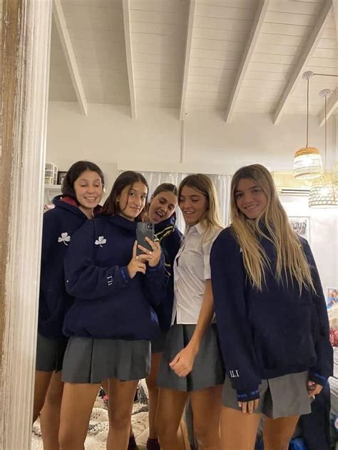 Best Quality Items කාලෙකට පෙර හිතුවක්කාර නිවුන්නු 👧🏼👧🏼 දඟකාර පැට්‍රිශියා සහ තැන්පත් ඉසබෙල්