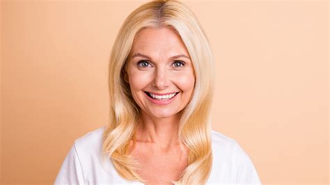 Brighten Gray Hair Pro Secrets Make It Easy First For Women