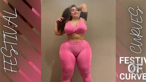 Mythiccal Curvy Model plus size modèle grande taille modelo