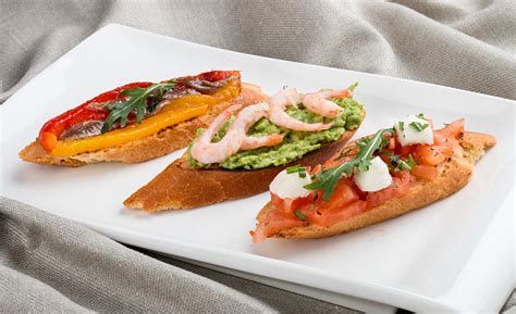 와인을 위한 브러쉬레타 스낵 섬유 배경에 작은 샌드위치의 다양한 0명에 대한 스톡 사진 및 기타 이미지 0명 개체 그룹 경관 Istock