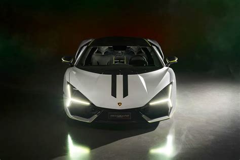 람보르기니 하이브리드 하이퍼카 레부엘토 스페셜 에디션 공개