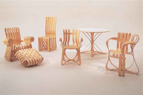 فرانک اُگه­ری طراحی مبلمان و جواهرات دانشنامه هنرمعماری