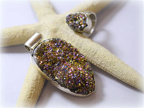 Kwarc Aura Co To Jest Galeria Tajemnice Klejnotów Święta Katarzyna