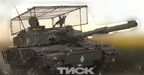 [포착] 탱크 위에 웬 철망…우크라 英 챌린저2 개조한 이유