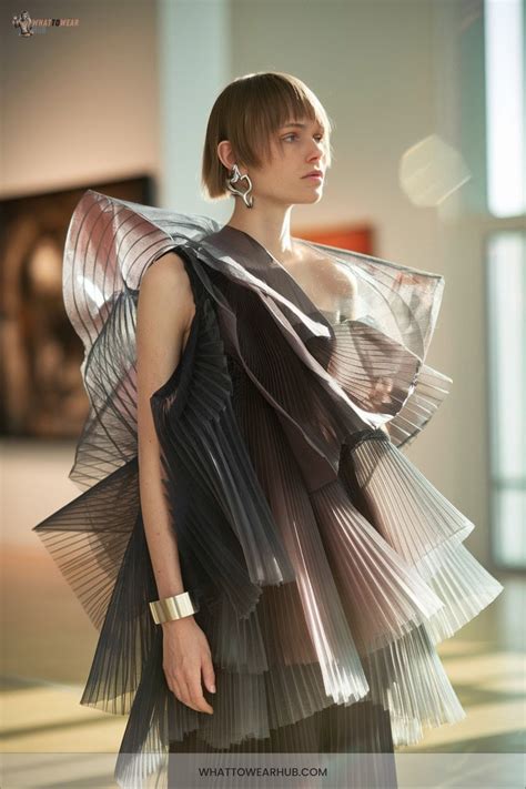 10 Avant Garde Outfit Ideas For Fashion Forward Thinkers