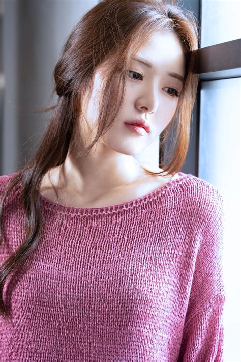 상반신 클로즈업 스튜디오 프로필사진