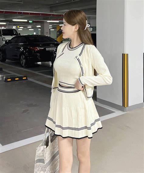 배색 플리츠 나시 가디건 쓰리피스 세트 에이블리