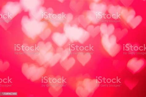 빨간 열 열정과 매력적인 밝은 보케 배경 하트 모양의 보케 레드 추상 배경 배너입니다 사랑 테마 일러스트 발렌타인 데이 개념입니다 공간을 복사합니다 장식 반짝이 디자인
