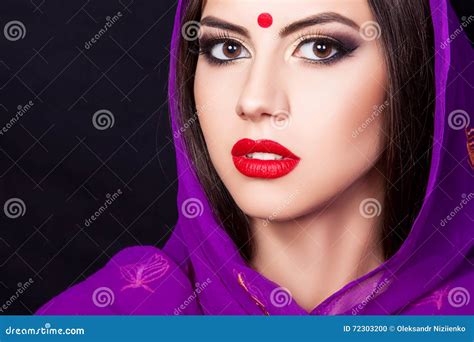 Ragazza Indiana Nell Immagine Di Bello Trucco Fotografia Stock Immagine Di Ragazza Indiano