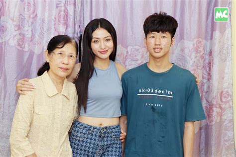 Online Shop နဲ့ မိသားစုကို ရှာကျွေးနေတဲ့ စုမြတ်ရည်