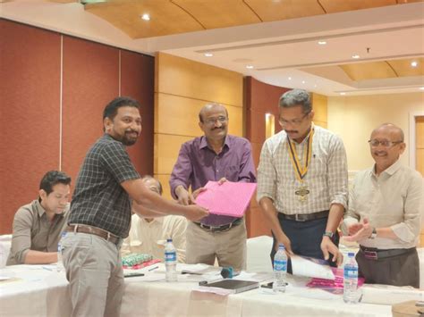 Cochin R M B On Linkedin Chairman Rtn Rajesh Kumar And Secretary Rtn Unnikrishnan Presenting The…