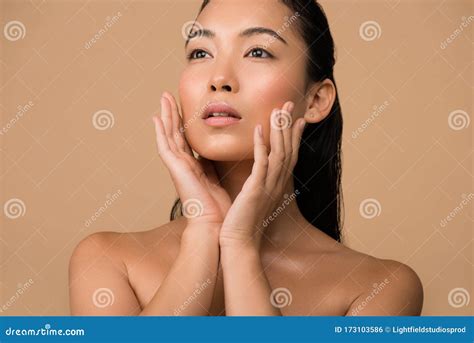 Belle Fille Asiatique Nue Touchant Le Visage Photo Stock Image Of