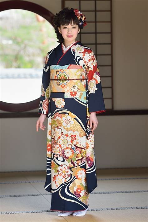古典柄振袖 紺色金色｜古典｜成人式は上品で優雅な古典振袖 Kimono Japan Japanese Traditional