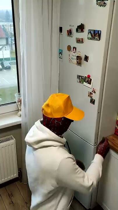 Короче говоря Человек Паук Батя съел Стухший салат Смешно из Тик Тока Shorts Youtube