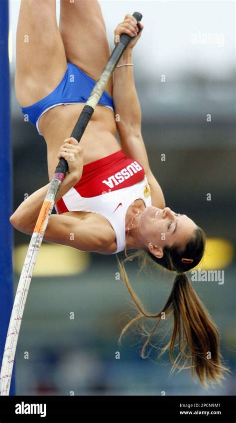 Russias Yelena Isinbayeva Attempts A Clearance In The Womens Pole
