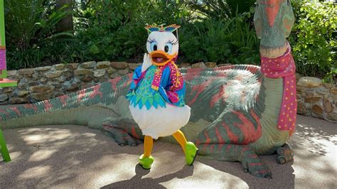Donald And Daisy Meet And Greets Return To Dinoland U S A For Donalds Dino Bash At Disneys
