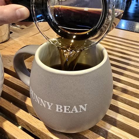 해운대카페 원두판매 더치커피 버니빈 ☕️ 에스프레소 커피의 심장 💖 에스프레소espresso”라는 단어의 어원은 두