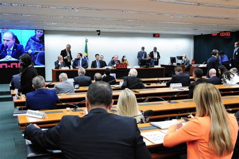 Ministro Diz Que Os Lucros Da Petrobras Estão Acima Das Demais Empresas