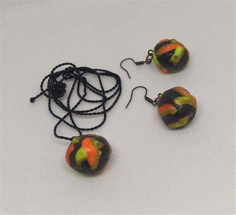 Набір прикрас ручної роботи Абстракція Розпродаж прикрас ручної роботи 🚀 В нашій майстерні є