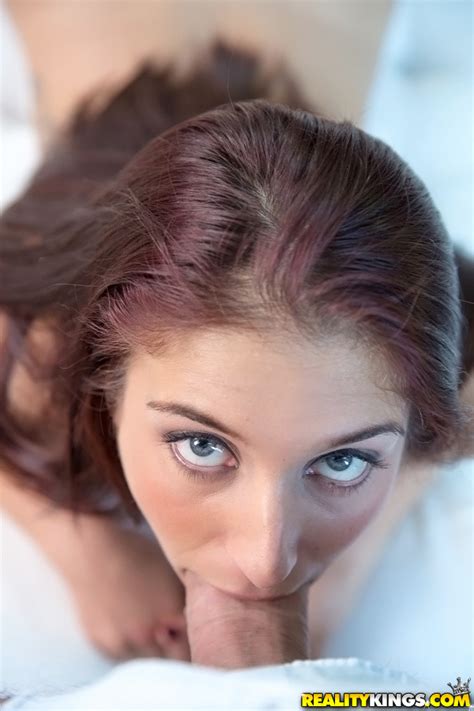 Great Looking Brunette Has Nice Round Ass Milf Fox