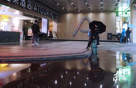冷雨寒风里广州新中轴线迎来别样夜景 吴伟洪 南方 阴雨