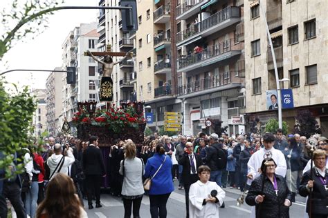 Las Calles Salmantinas Vuelven A Mostrar Su Devoción Por El Cristo De