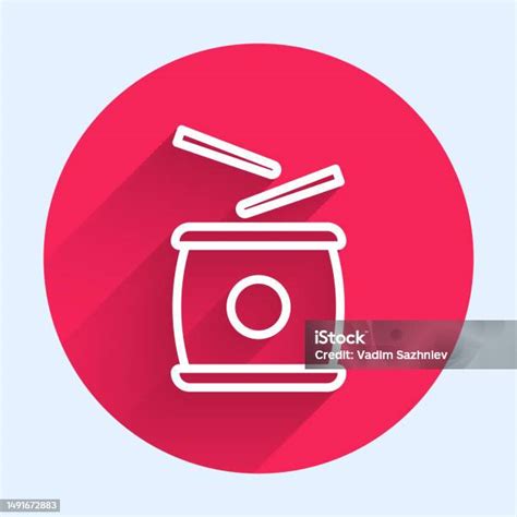 흰색 선 중국 드럼 아이콘은 긴 그림자 배경으로 분리되어 있습니다 아시아 전통 타악기 타이코 또는 오다이코 드럼 빨간색 원 버튼입니다 벡터 0명에 대한 스톡 벡터 아트 및