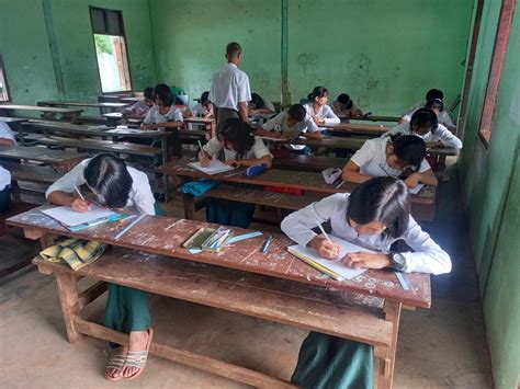 ငဖဲမြို့အခြေခံပညာအထက်တန်းကျောင်းတွင် ကမ္ဘာ့ဆရာများနေ့အထိမ်းအမှတ်အကြို စာစီစာကုံးနှင့်ကဗျာပြိုင်ပ