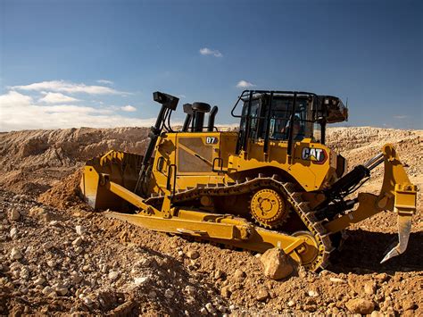 Plus Lourd Et Plus Puissant Le Tracteur D7 Cat® Améliore Le Rendement