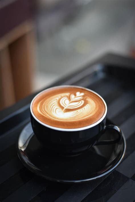 桌上咖啡杯特写 千叶网