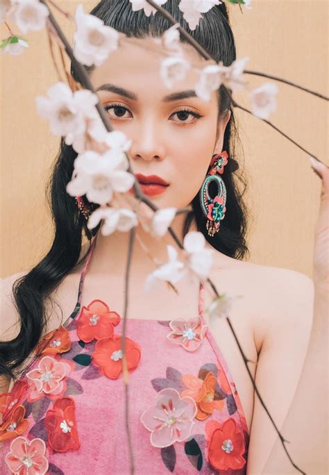 Ng C N Bolero Lily Chen Khoe D Ng G I C M V I O D I C Ch T N Tin T C Gi I Tr