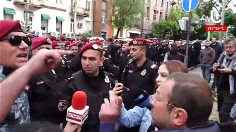 Մյուս անգամ հետս մատով չխոսաս Գեղամ Մանուկյանը՝ կարմիր բերետավոր սպային Youtube