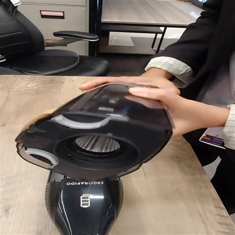 เครื่องดูดฝุ่นชนิดด้ามจับ 2in1 ใช้งานได้ 2 แบบ คือแบบมือถือ และแบบดูดพื้น เพื่อให้ตอบโจทย์ทุกการ