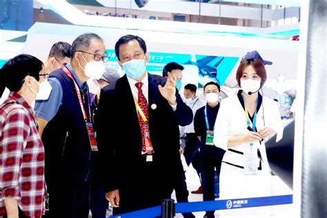第十四届中国航展正式开幕，中国航发展台令人瞩目澎湃防务澎湃新闻 The Paper