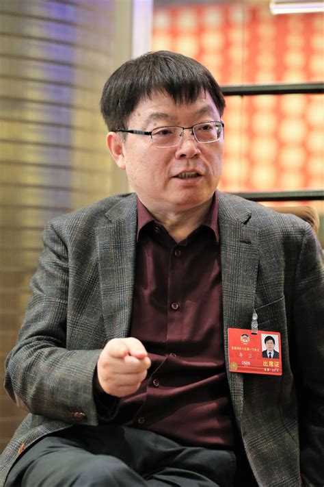李卫正接受中国冶金报社记者专访