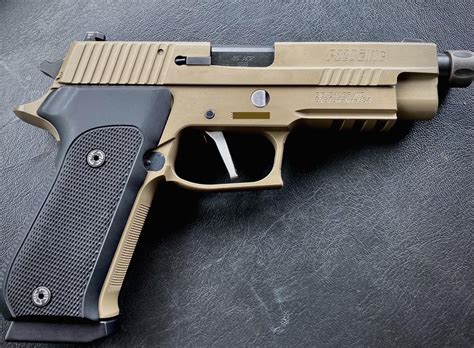 Sig Sauer P220 Scorpion