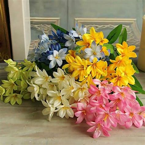 Jual Bunga Lily Kecil Lily Bunch Bunga Meja Indonesia Shopee Indonesia