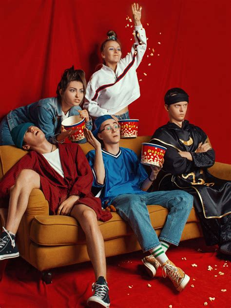 Премєра шкільна романтика у новому кліпі Lucas Bird