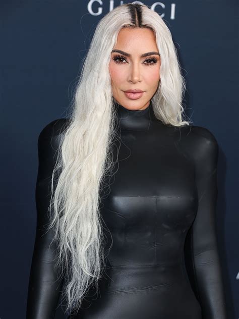 Kim Kardashian Posts Unedited Holiday Snap Amid Photoshop Rumors Us