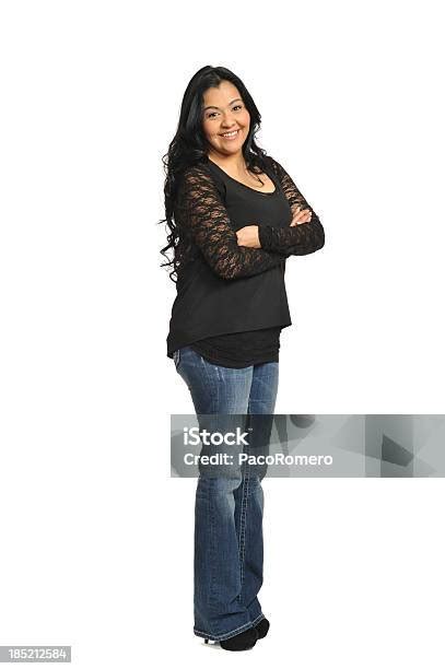 행복함 히스패닉계 가진 여자 팔짱 낌 한 명의 여자만에 대한 스톡 사진 및 기타 이미지 한 명의 여자만 라틴 아메리카