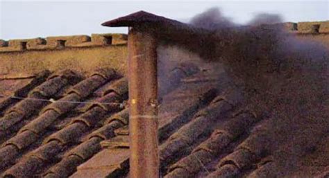 Quella Fumata Nera Non Bianca Ma Neppure Gialla Dal Conclave I