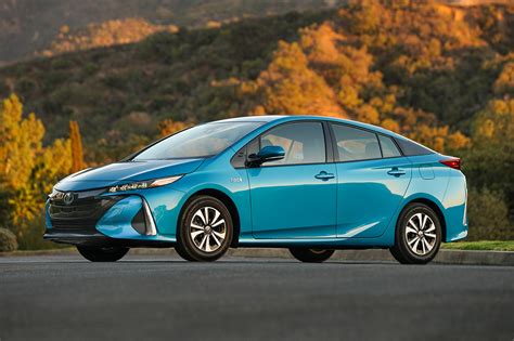 2017 Toyota Prius Prime Preview By Steve Purdy
